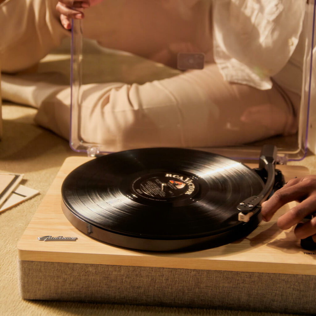 Dean Turntable Stereo System - Gadhouse